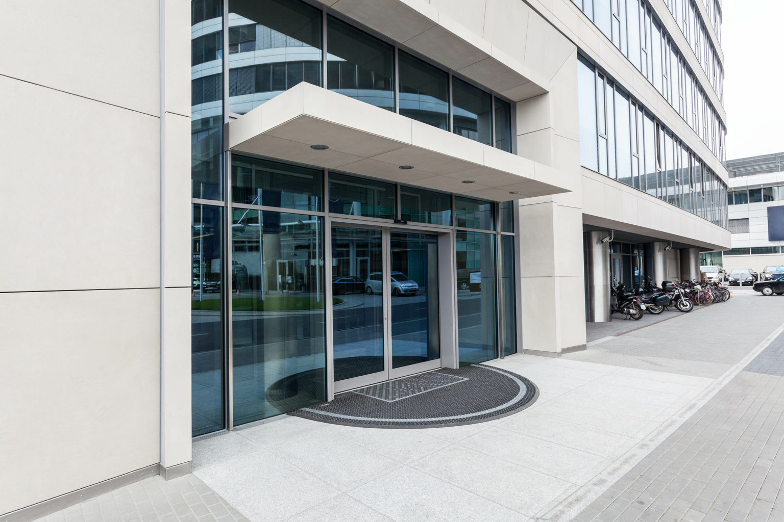 4 Benefits of Commercial Security Doors
